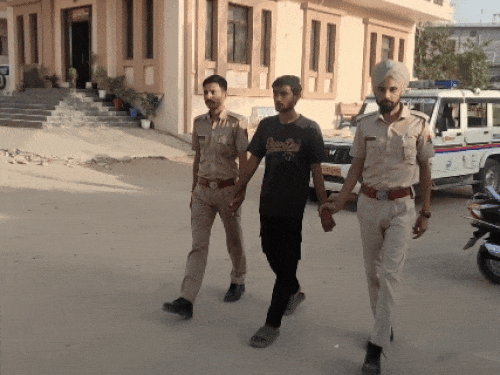 Khatushyamji Thug Arrested | 8 Mobiles Found | Fake Ads Scam