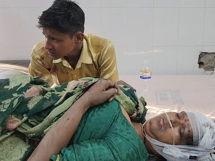 Bilari Bike Accident | Roza Pulia Woman Critical, District Hospital Refer