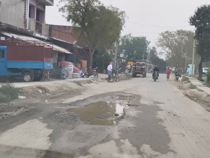 Kurthia-Karhi Road Poor Quality Questioned | One Year Bad Condition