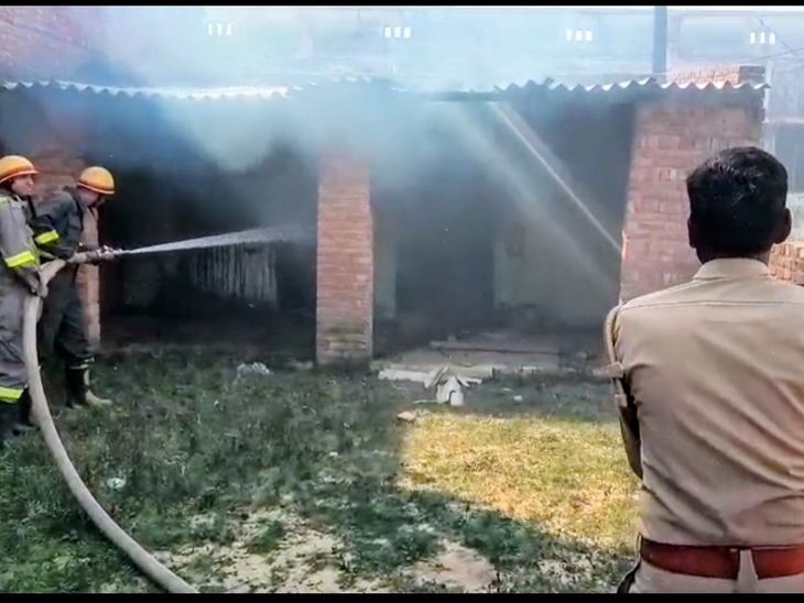 Ratangarh Fire: Lakhs Worth Goods Burned in House Fire | Short Circuit