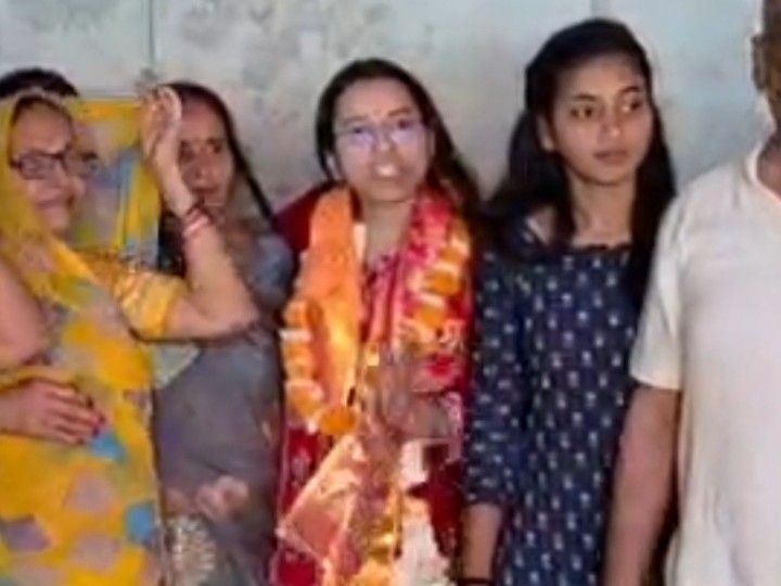 Ambedkar Nagar Pooja Tiwari Secures 7th Rank in UP PCS; Becomes SDM
