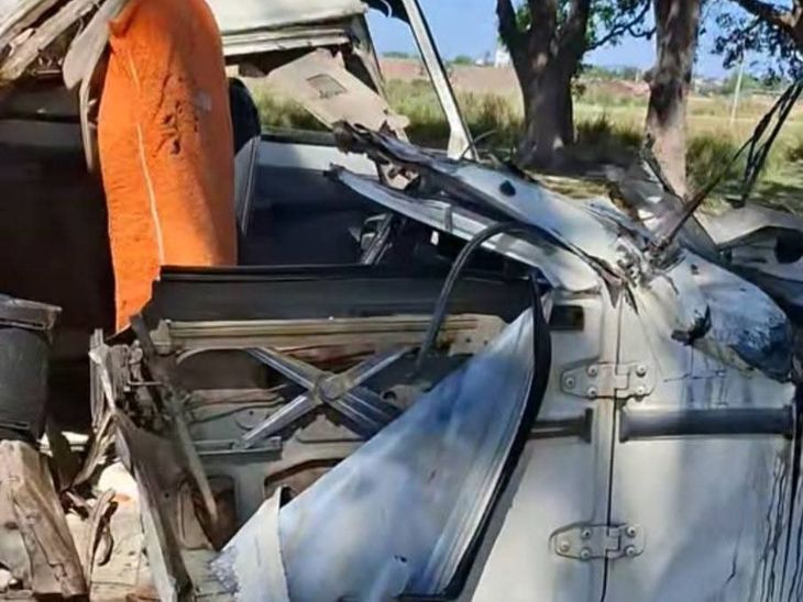 Siddharthnagar Accident Near Jharav Pulia | Bolero Overturns ...