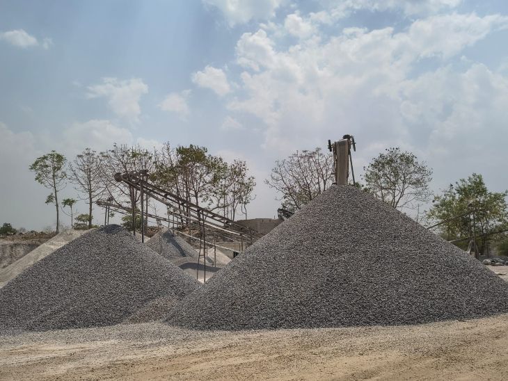 Raipur Mandirhaud Limestone Mines Sealed | Illegal Mining Action