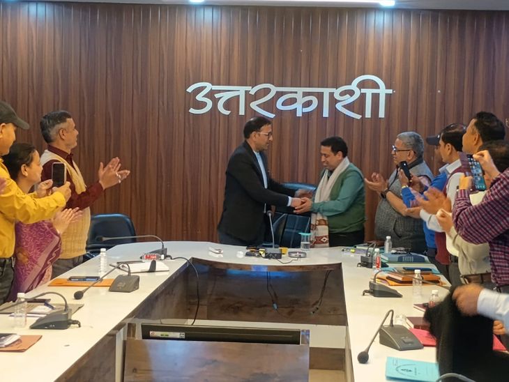 Uttarkashi DM Prashant Arya Directs Officials Complete Agri-Stack Work