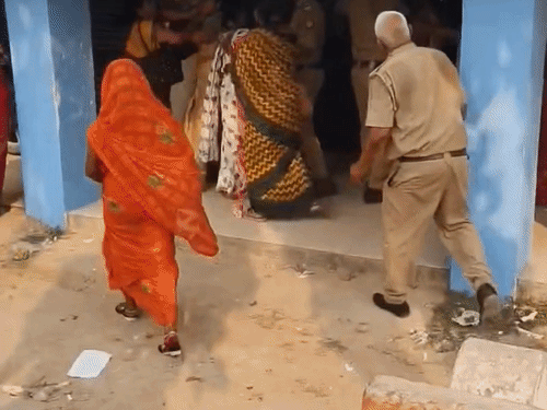 Deoria Bank Brawl | SHG Treasurer Geeta Devi Injured, Case Filed