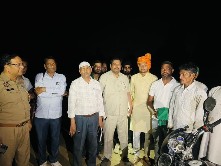 Farmers Accuse Admin Collusion Over Illegal Mining In Charthawal