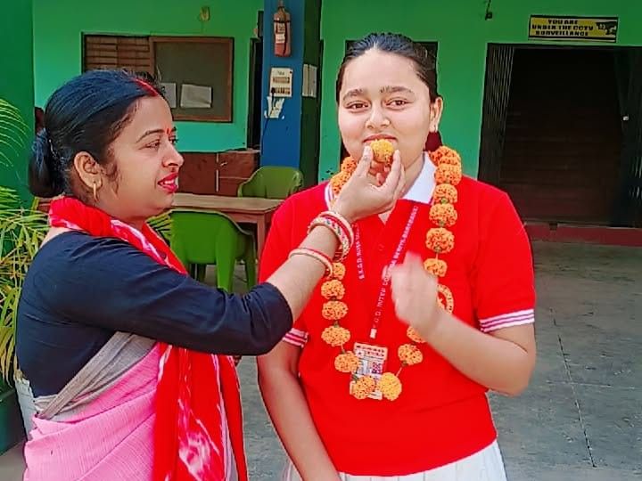 Barabanki Girls Score 87% & 89% in Class 12 Exams | Pritampur Churulia ...