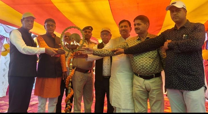 Students should work hard by setting goals and will be successful