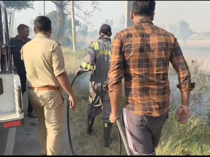 Bareilly Fire Blaze | Khali Khet Mein Aag, Damkal Ne Bachaya Bada Hadsa