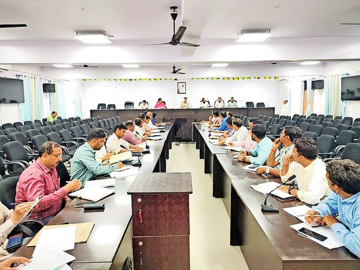 The DM instructed the Municipal Corporation to immediately cover open ...