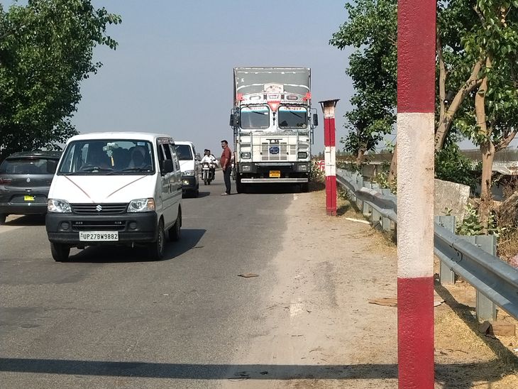 Mirzapur Bridge Angle Broken | Traffic Jam, Accident Fear