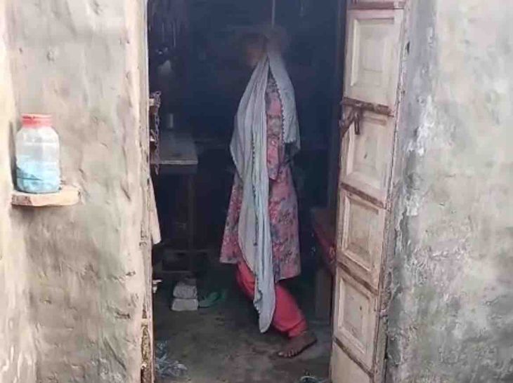 Ghaziabad Woman Found Hanging | Suicide Suspected