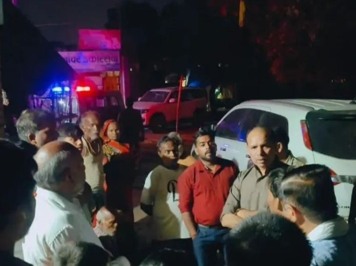 Raybareli Former MLA Rakesh Singh Hears Public Issues | Electricity ...