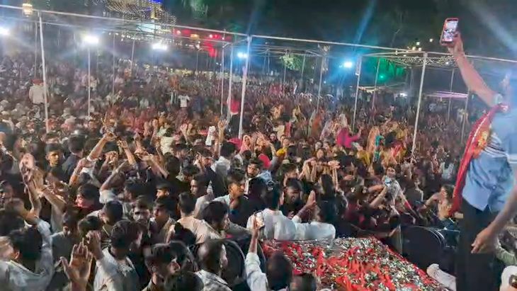 A wave of faith gathered at the Anna Bavji Temple consecration festival ...