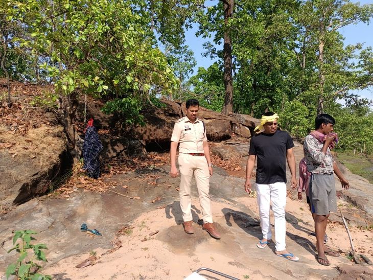 Janakpur Police Investigate | Unknown Woman Body Found Hanging Tree