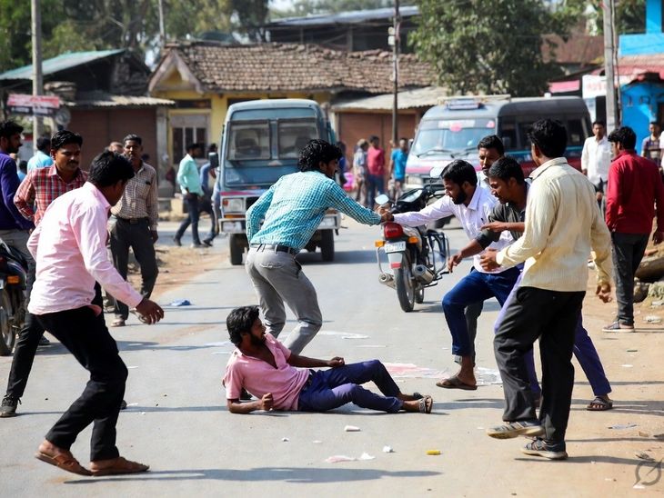 Gola Thana Gorakhpur Youth Attack | Case Filed Against 11