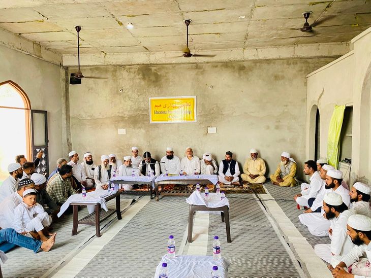 Muslim community meeting, said to give priority to education