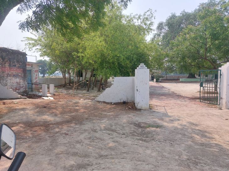 Sultanpur School Wall Hit By Vehicle, Children Safety Risk