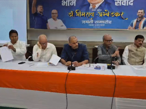 Bihar Congress Meet Sadakat Ashram | Rajesh Ram, Krishna Allavaru Attend