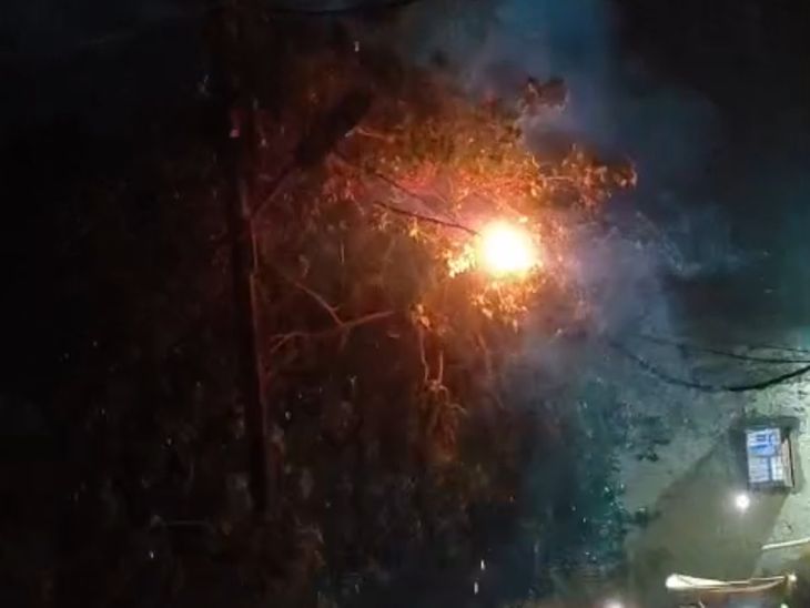 Narasinghgarh Power Cable Sparking | Fire, Outage Disrupts City