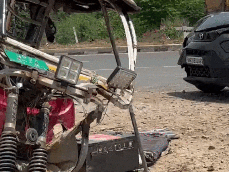 Hansi Highway Accident: Car & E-Rickshaw Collision Injures Three
