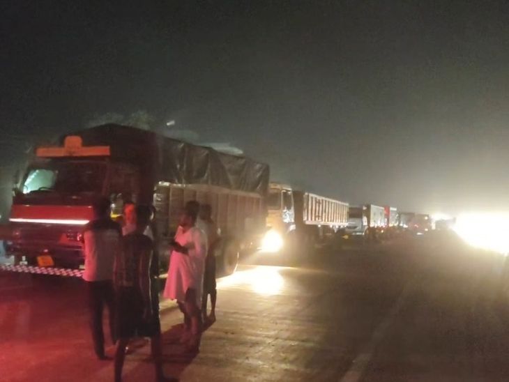 Tractor Tries to Dodge Truck, Lands on Highway Railing in Bihar