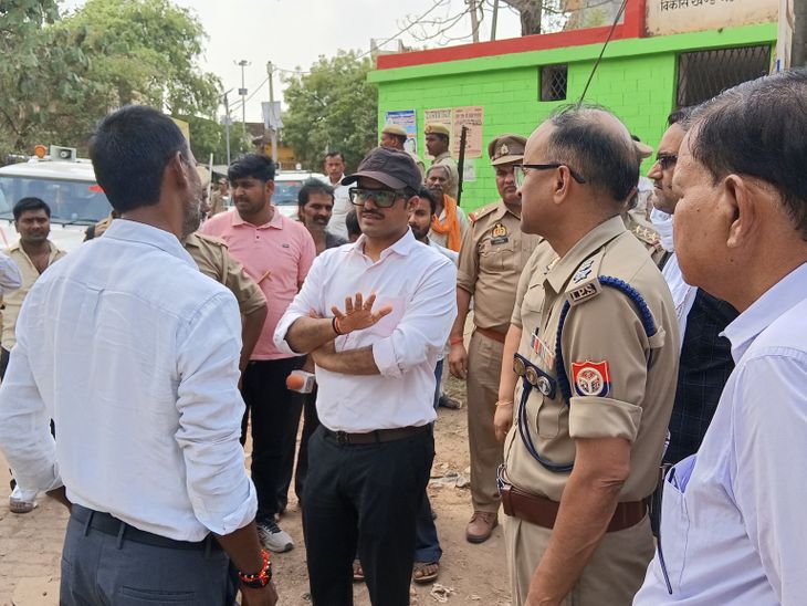 Barigarh Fort Inspection | Chitrakoot DM SP Cleanliness Encroachment ...