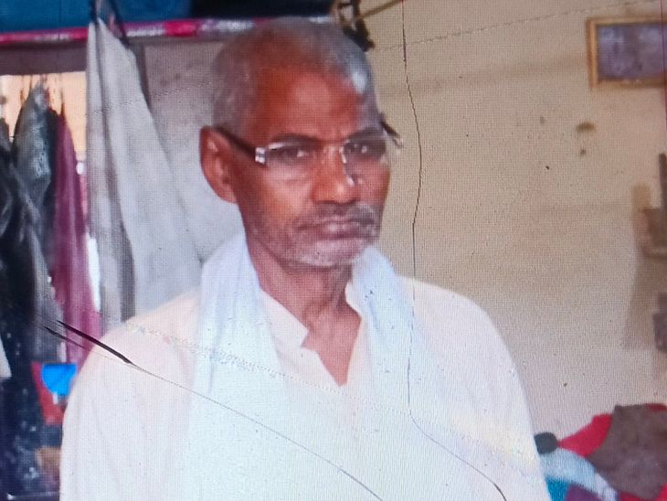 Ghazipur Elderly Man Dies in Atta Chakki Accident | Lungi Trap