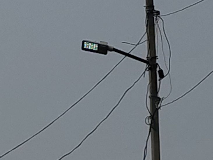 Majhauli Raj Street Lights Waste Electricity | Action Delayed
