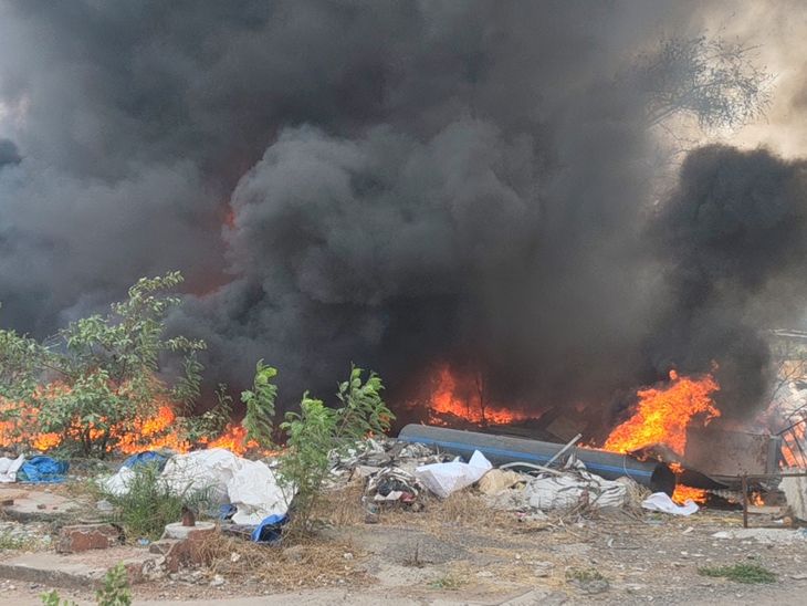 Pithampur Plastic Company Fire | Thinner Drums Blaze