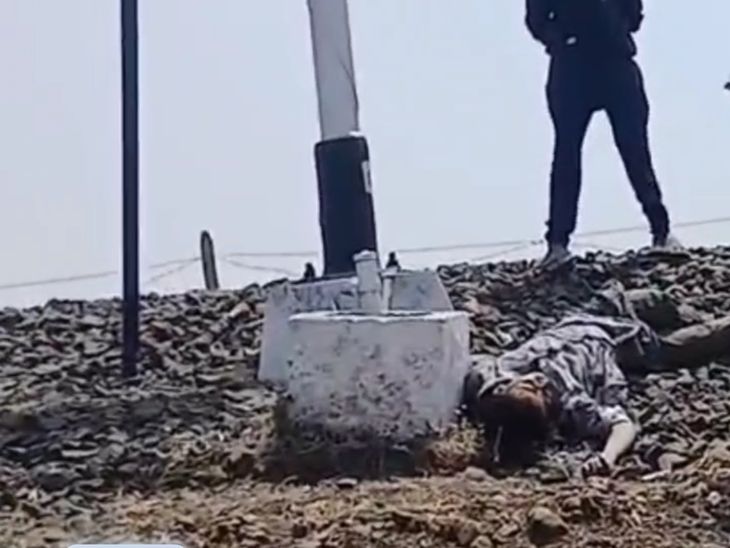 Multai Unknown Youth Body Found Railway Track | Police Investigating