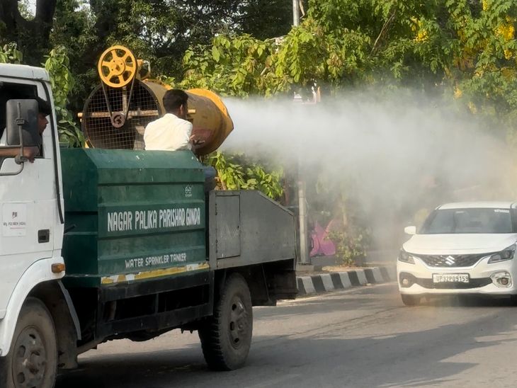 Gonda Heatwave: Nagar Palika Sprinkles Water Amidst 43°C Alert