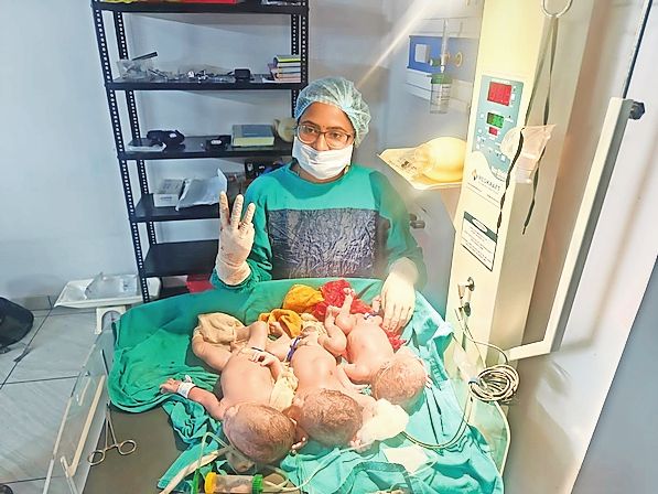 4 babies born simultaneously through cesarean section