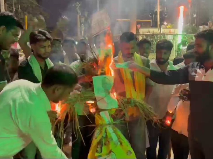 Saharsa Yadav Community Protest Against Manjhi, Effigy Burned