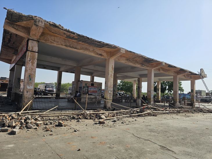 Reconstruction begins at main bus stand, to be completed in 2-3 months