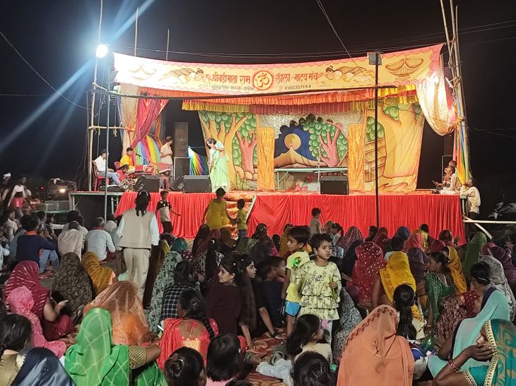 Jijharpura 51 Kundiya Mahayagna | Bhagwat Katha Sees Huge Crowds, Ravan ...