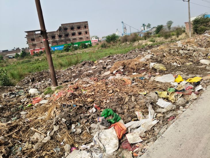 Hadiya New Mandi Road Waste Problem | Residents Face Issues