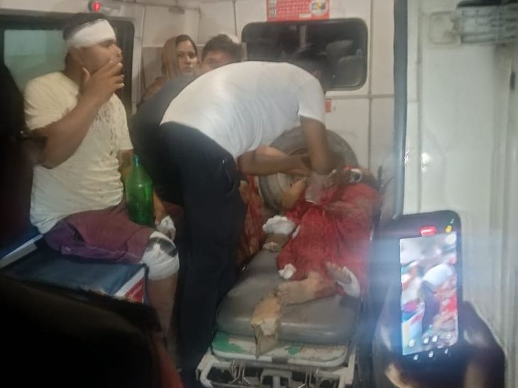 Durganj Family Attacked With Firecrackers | Two Injured Due To Old Rivalry