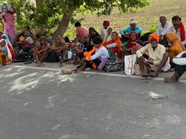 Braj 84 Kosh Parikrama: Devotees Serve Pilgrims During Adhik Maas