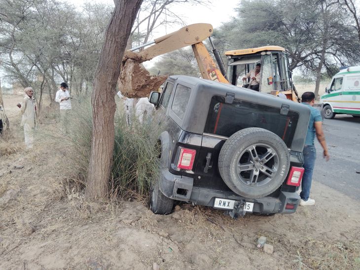Toparia Accident | Thar Car Hits Tree, Traffic Disrupted; Toll Staff Manage