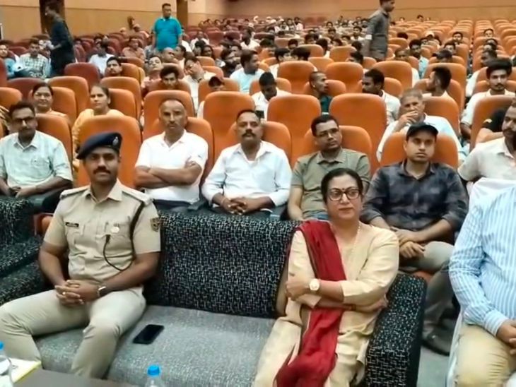 Dungarpur Police Launch Jeevan Ri Raksha Campaign For Road Safety