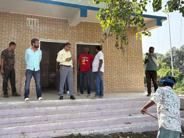 Saharsa Bus Stand Inspection: Toilet to Open, Waterlogging & Light ...