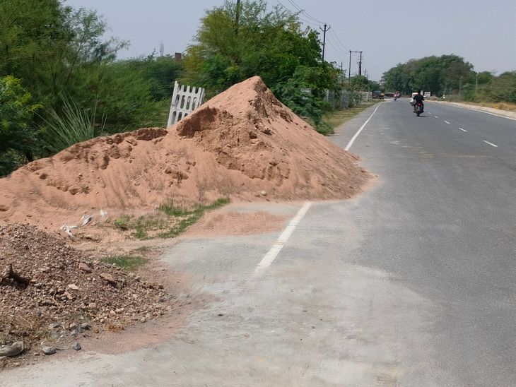Umarda Road Narrowing Sparks Accidents | Encroachment Woes