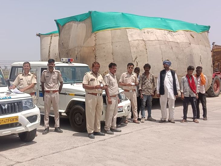 Bundi Transport Dept Fines ₹2.8 Lakh | 8 Overloaded Tractors Seized