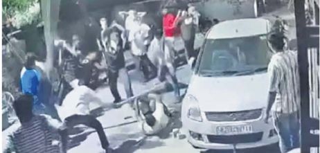 A young man was attacked in the middle of the road in Mahamandir ...