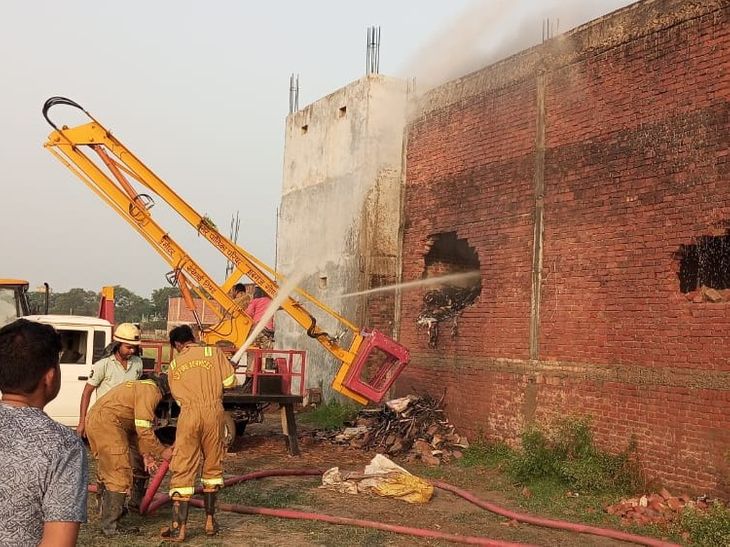 Navabganj Scrap Godown Fire | Fire Brigade Breaks Wall