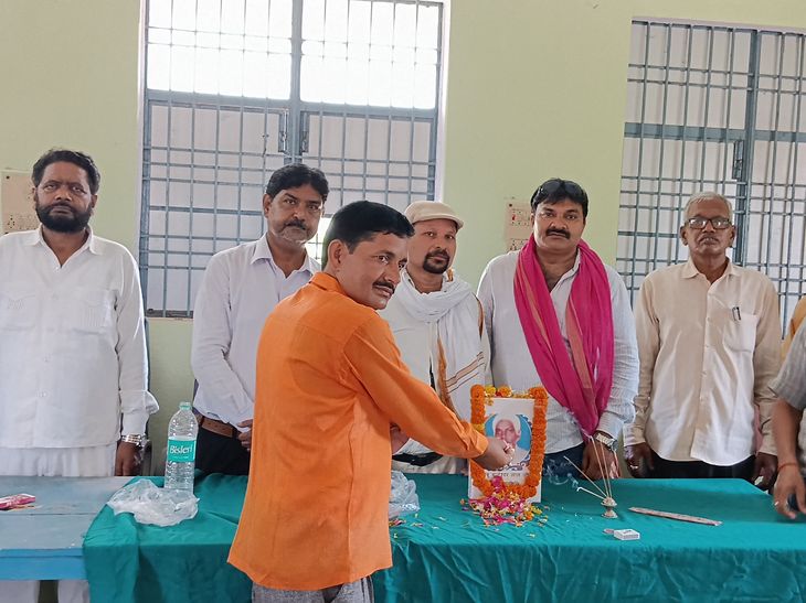 Machhlishahr: Gramin Patrakar Sangh Founder Babu Baleshwar Lal 39th ...
