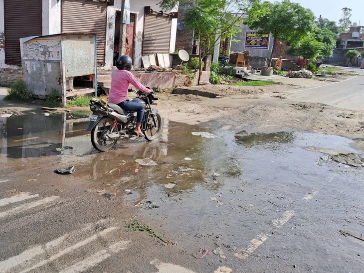 Bahraich Road Waterlogging Causes Travel Trouble | Bahuar Route Broken