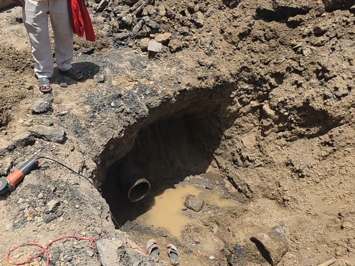 Shajapur Water Supply Disrupted | New Road Azad Chowk Pipeline Burst
