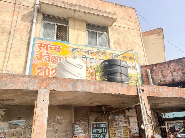 At the Jhalrapatan bus stand, taps are broken, water tanks are dirty ...